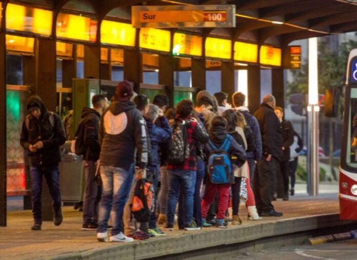 Aumentan colectivos y trenes en el AMBA desde este lunes – M24Digital